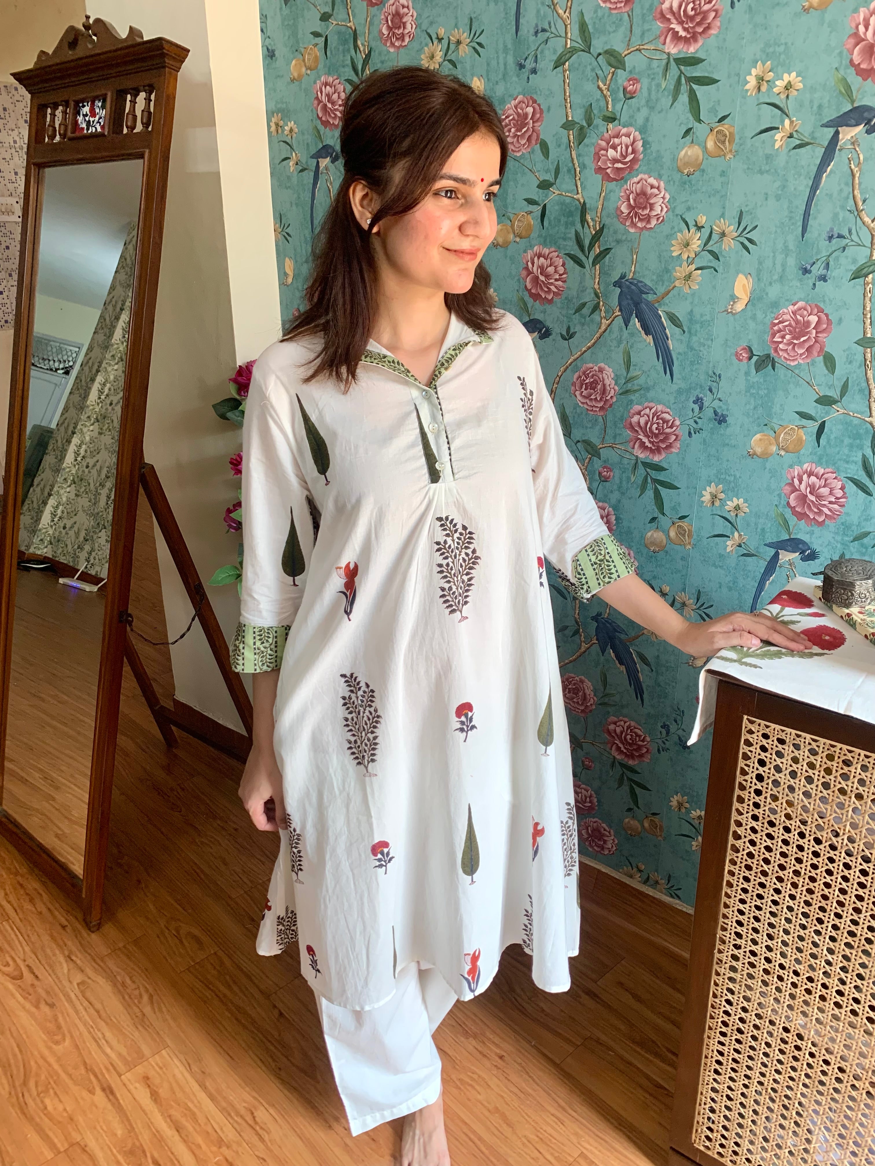 Kurtas – June Moon