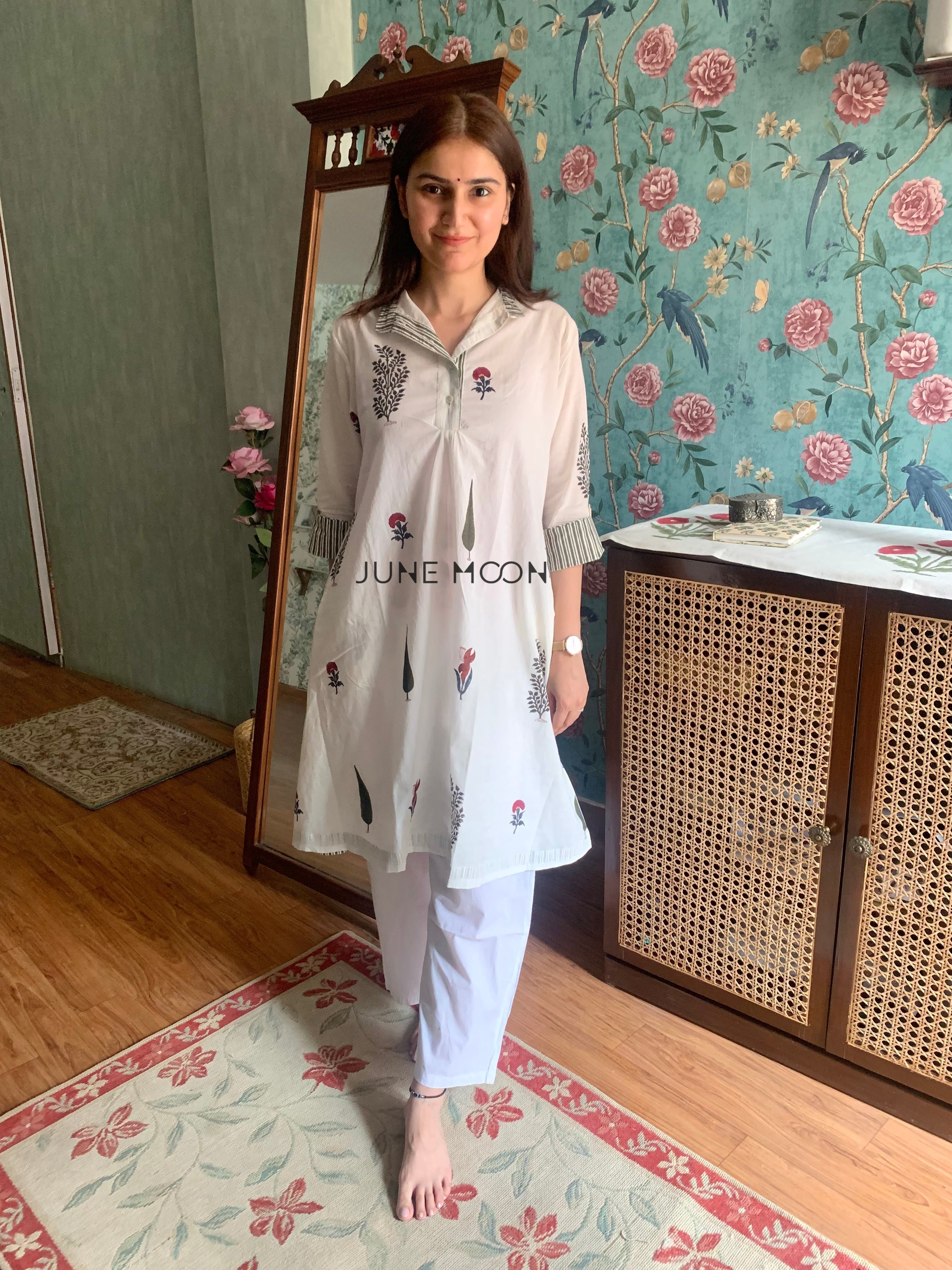 Kurtas – June Moon